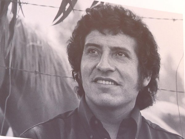 Exposición recuerda la vida de Víctor Jara | 24horas