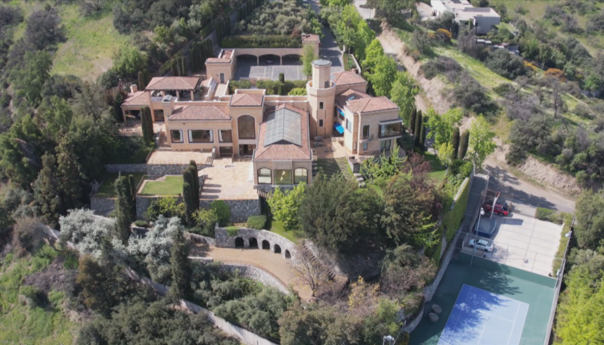 Farkas dona su mansión para construir viviendas sociales: vale más de ...