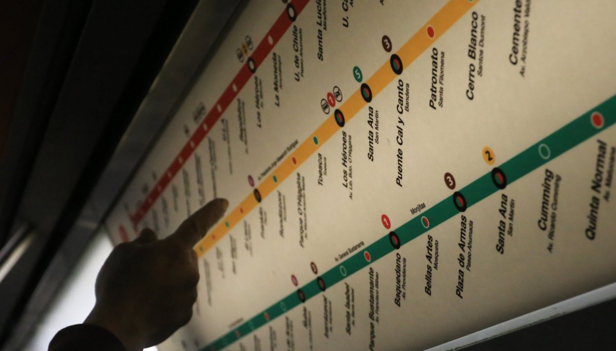 Metro Cierra Diversas Estaciones De La Línea 1 Por Persona En La Vía 4881