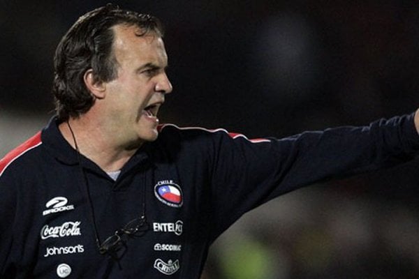 Archivos 24: A 15 años del debut de Bielsa: el hombre que revolucionó a ...