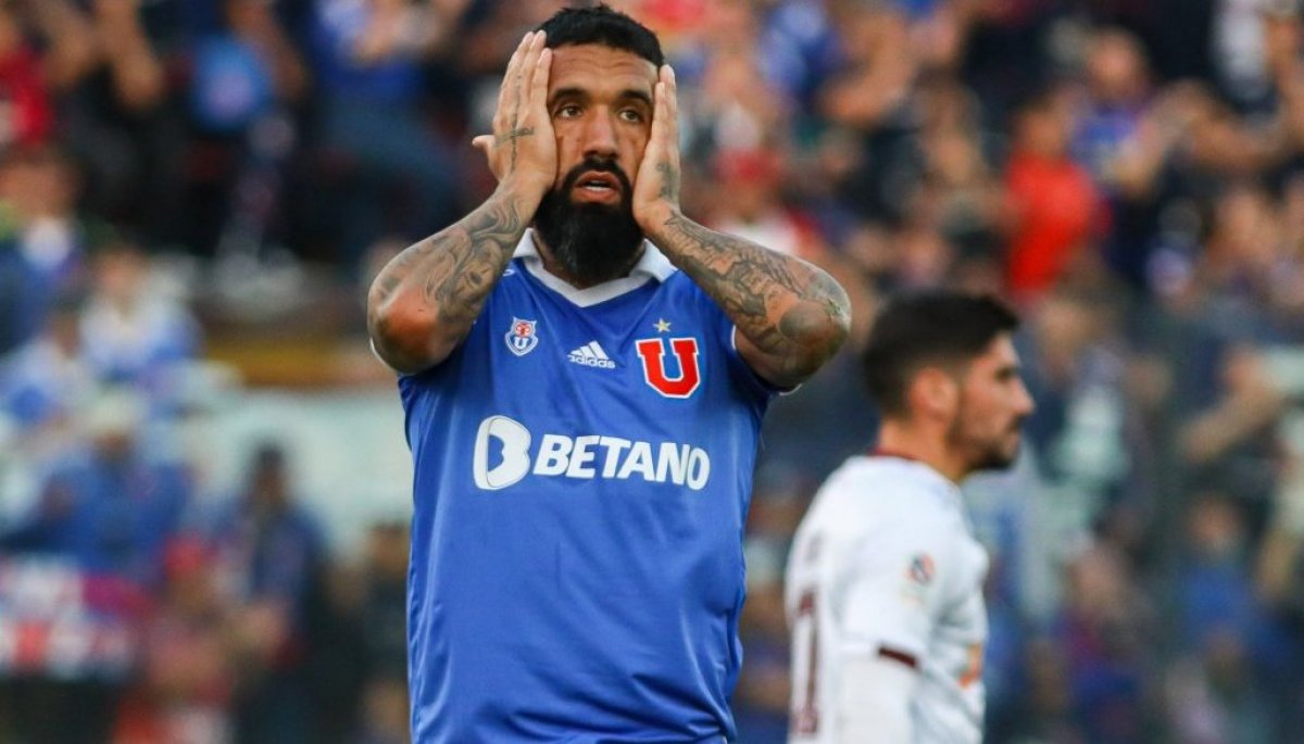 Los números que lapidan la estadía de Ronnie Fernández en Universidad ...