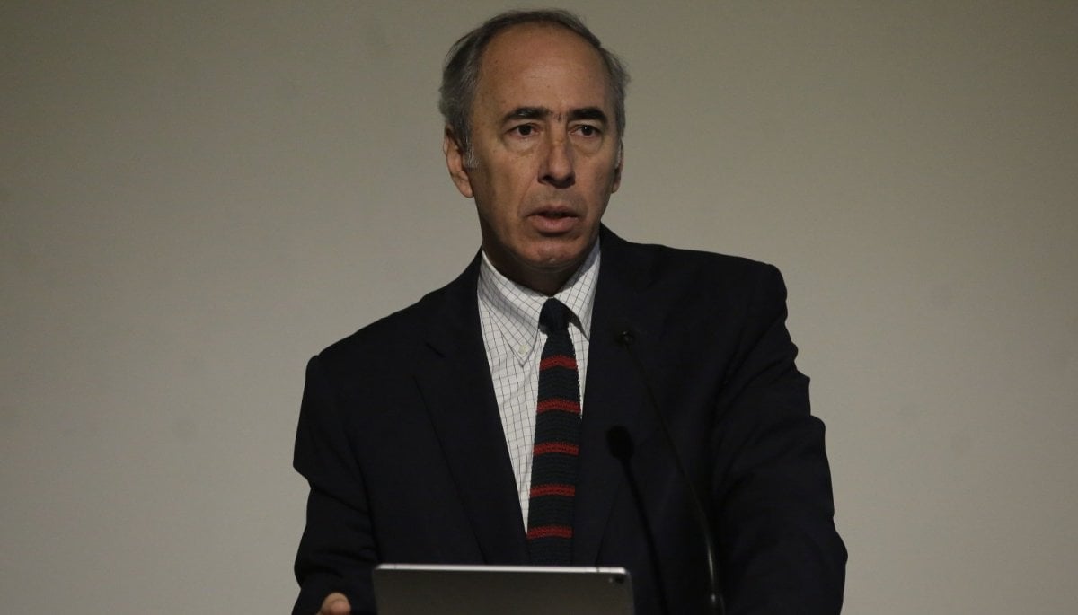 Mewes en su llegada a la CPC: "La economía nos está enviando alertas ...