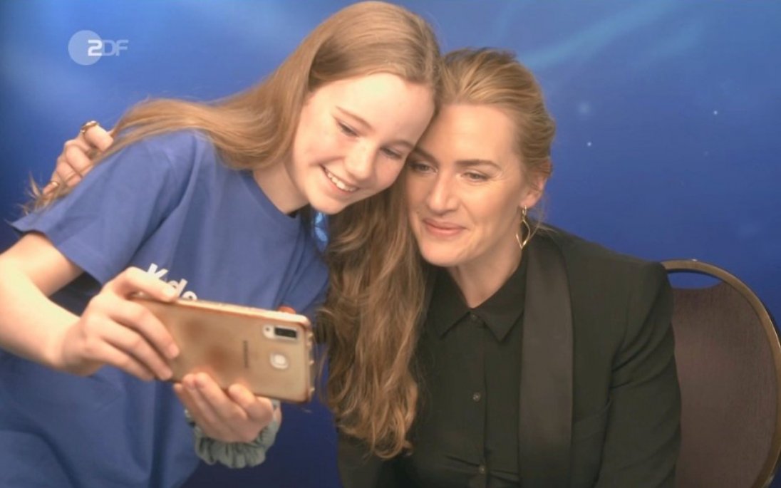 El tierno gesto de Kate Winslet con una reportera infantil durante su ...