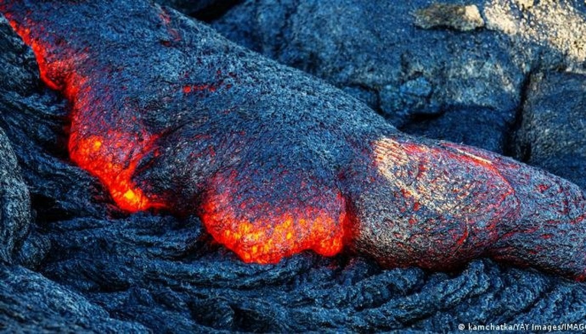 Detectan sorprendente capa de roca fundida bajo las placas tectónicas ...