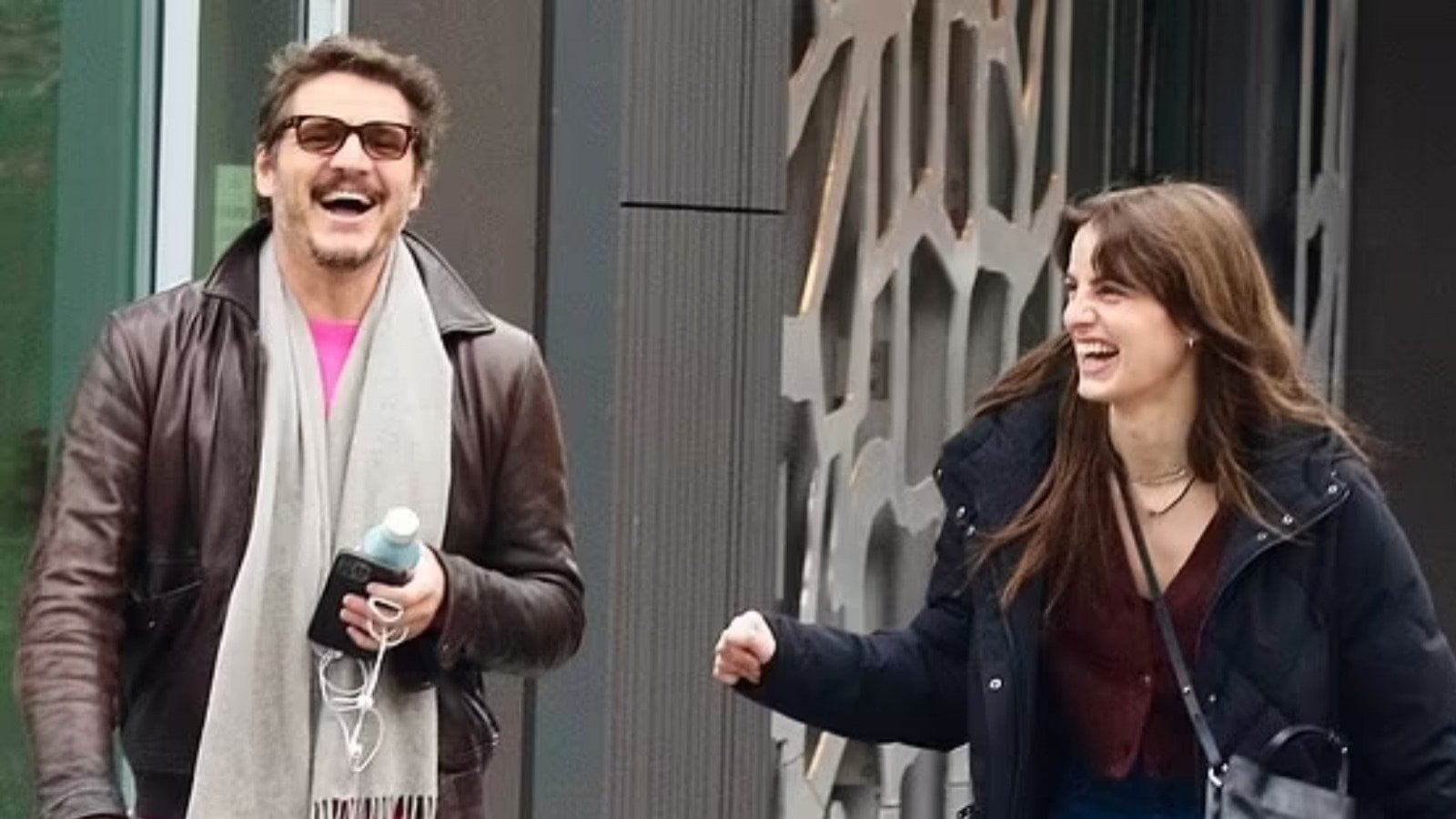 Captan a Pedro Pascal disfrutando de Nueva York con su hermana Lux ...