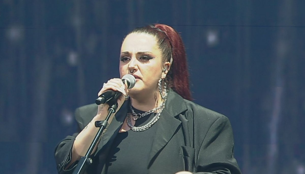 Corista de Rels B se llena de elogios en redes sociales | 24horas