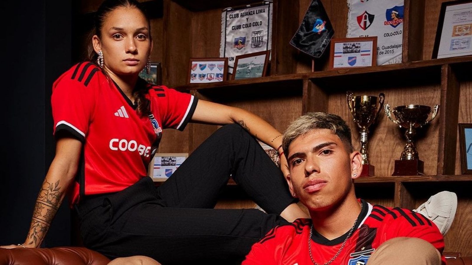 El llamativo detalle en la presentación de la camiseta de Colo Colo ...