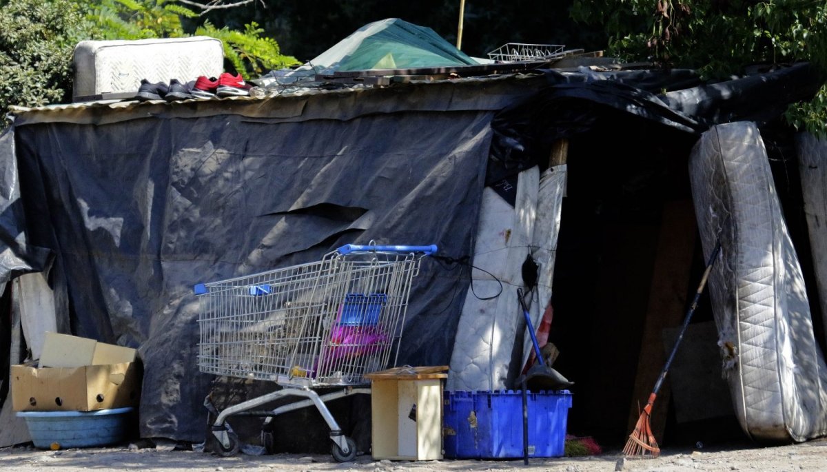 Queman carpas y rucos de personas en situación de calle: Acusados de robar cables | 24horas
