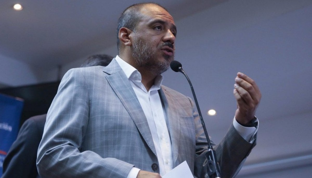 Anuncian acusación constitucional e interpelación contra ministro Ávila ...