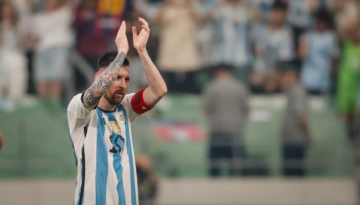 El especial y luminoso saludo que recibió Lionel Messi en su día | 24horas