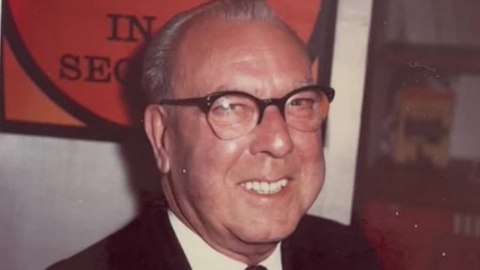 El misterio de la foto de 3 niñas que escaparon del Holocausto que se ...