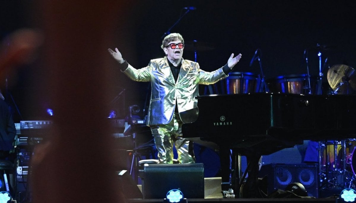 Eterna leyenda de la música: miles de fans despidieron a Elton John en ...