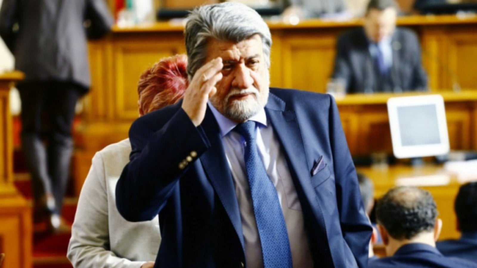 Un diputado búlgaro llama "putas" a las mujeres durante un debate sobre ...