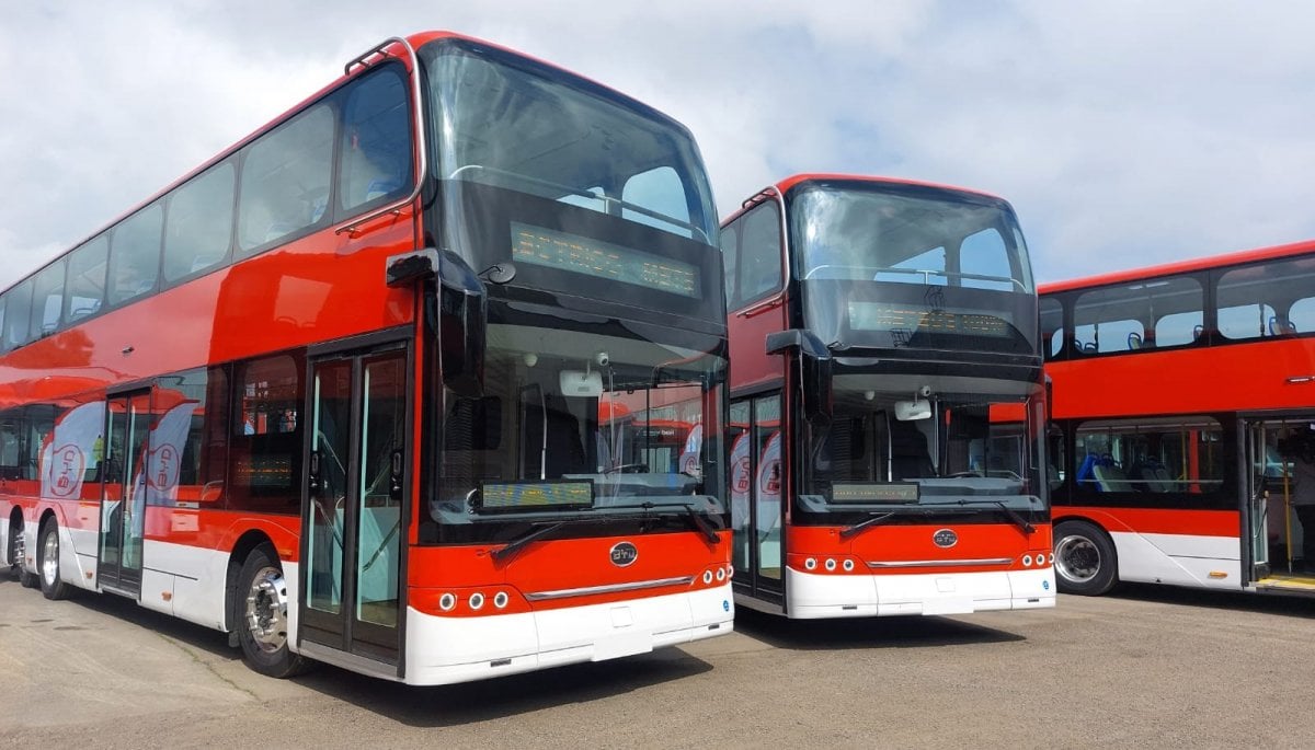 Buses de dos pisos se suman al transporte de Santiago | 24horas