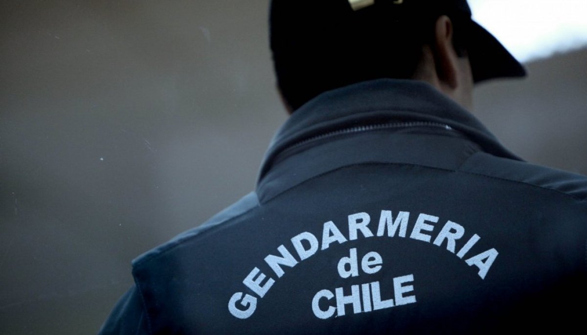 Gendarme es detenido por ingresar drogas y celulares en cárcel de Puerto Montt | 24horas