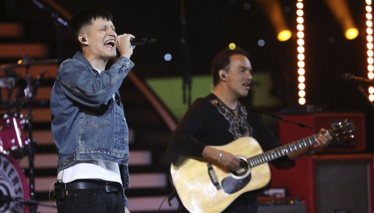 Quién es Kidd Voodoo, el artista urbano que cantó con Los Bunkers | 24horas