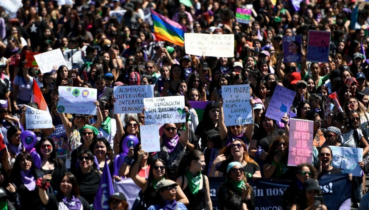 FOTOS Y VIDEOS: así fueron las marchas del 8M en Chile | 24horas