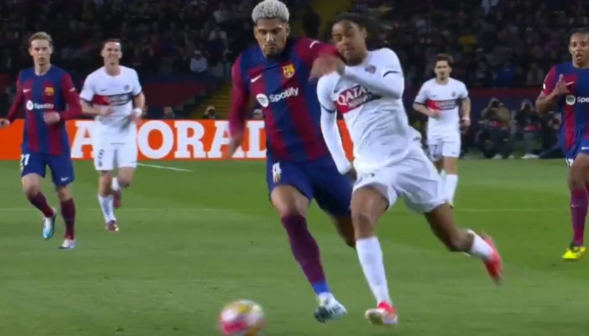 La polémica expulsión de Ronald Araujo en el Barcelona vs. PSG | 24horas