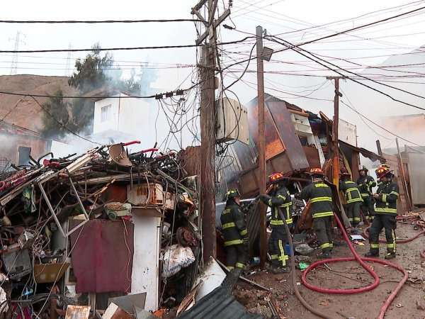 Dos viviendas destruidas y 9 damnificados tras incendio en campamento ...