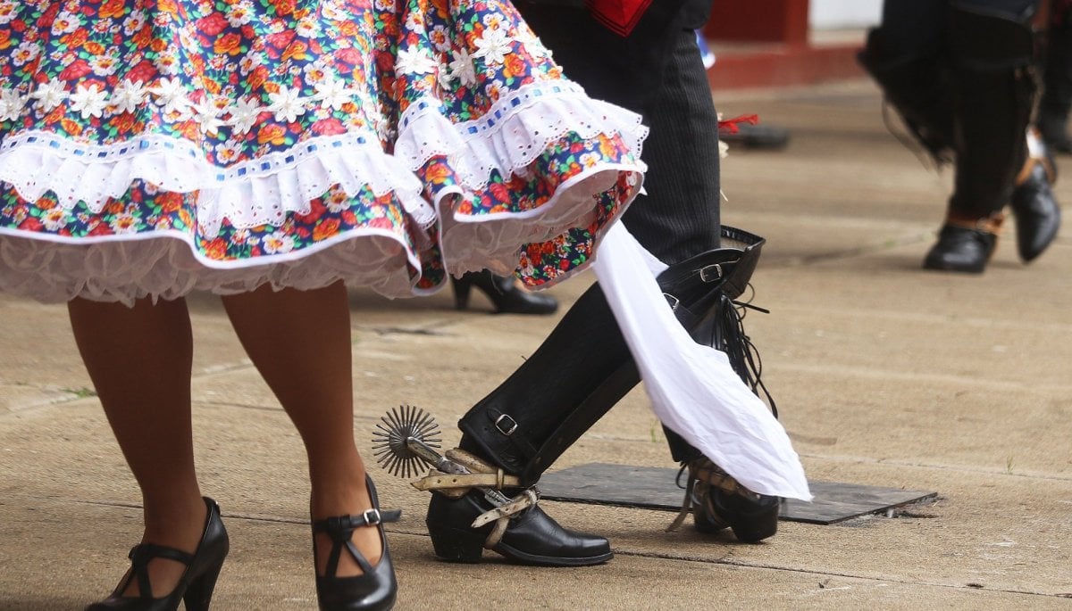 Los tres importantes pasos para aprender a bailar cueca | 24horas
