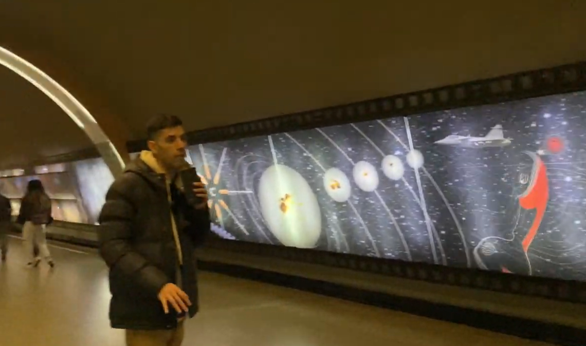 Youtuber venezolano recorrió el Metro de Santiago y así reaccionaron ... Youtuber venezolano recorrió el Metro de Santiago y así reaccionaron ...