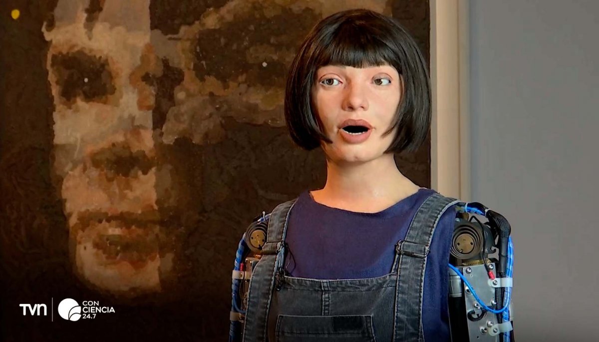 Ai-Da hace historia: su obra 'A.I. God' se subastará en Sotheby’s | 24horas