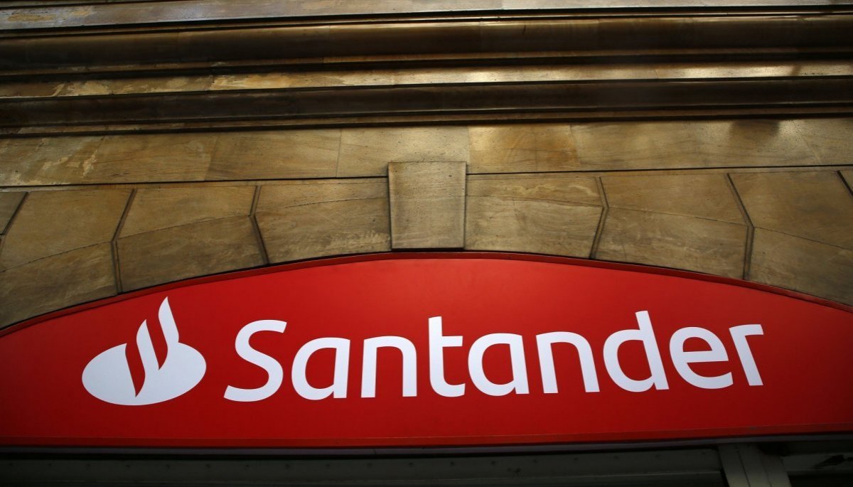 Reportan problemas con servicios de banco Santander | 24horas