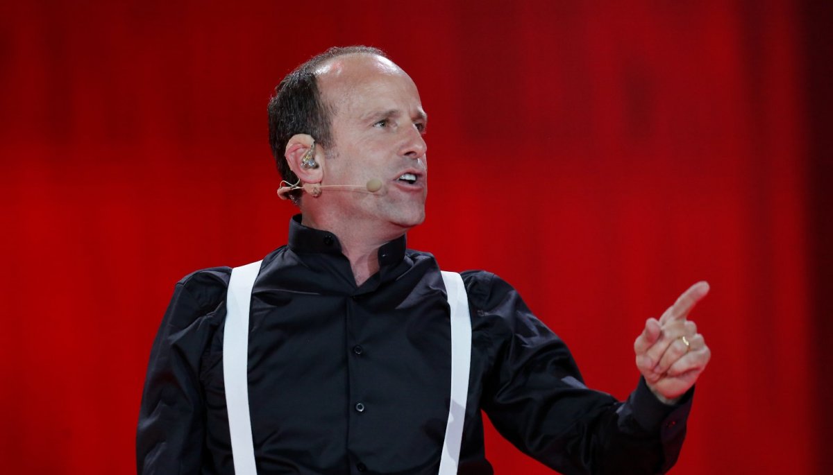 Revive la hilarante rutina de Stefan Kramer en Teletón 2024 | 24horas