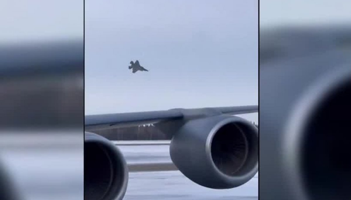 El piloto eyectó de la aeronave: así fue la impactante caída de un ...