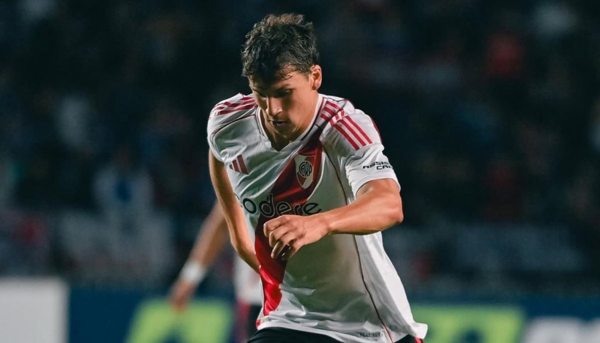 Hinchas de River Plate estallan por partido de Gonzalo Tapia: la ...