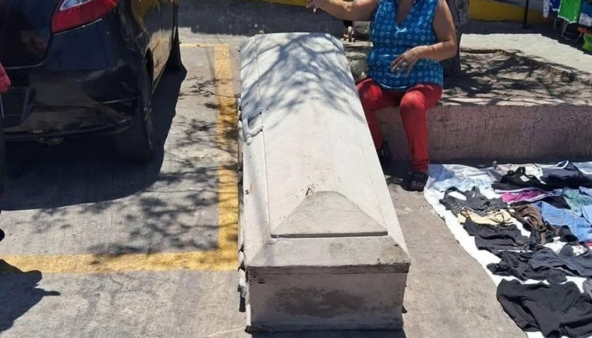 La venta de un ataúd de segunda mano que sorprendió en plena feria ...