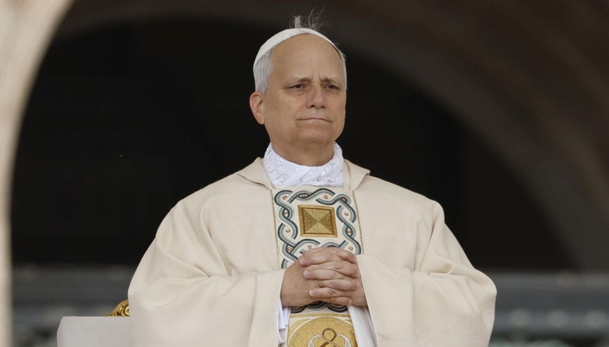 León XIV recibe el palio y el Anillo del Pescador, símbolos del poder ...