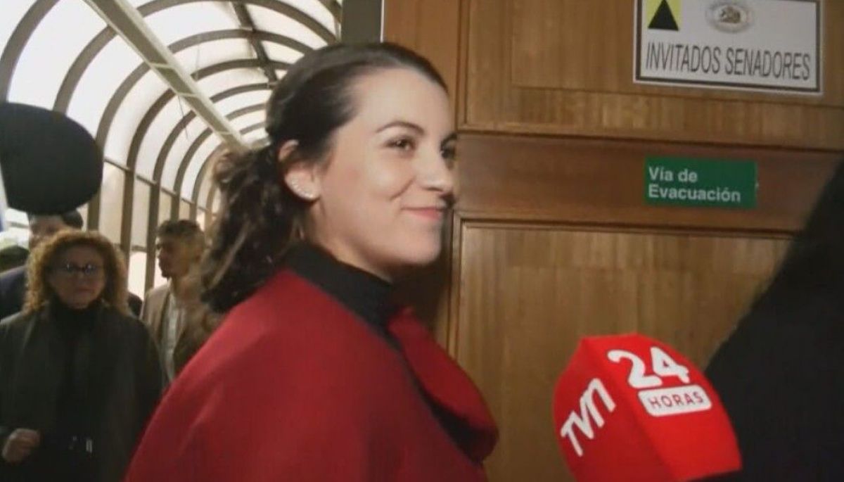La entrada de Paula Carrasco al Congreso para la Cuenta Pública 2025 ...
