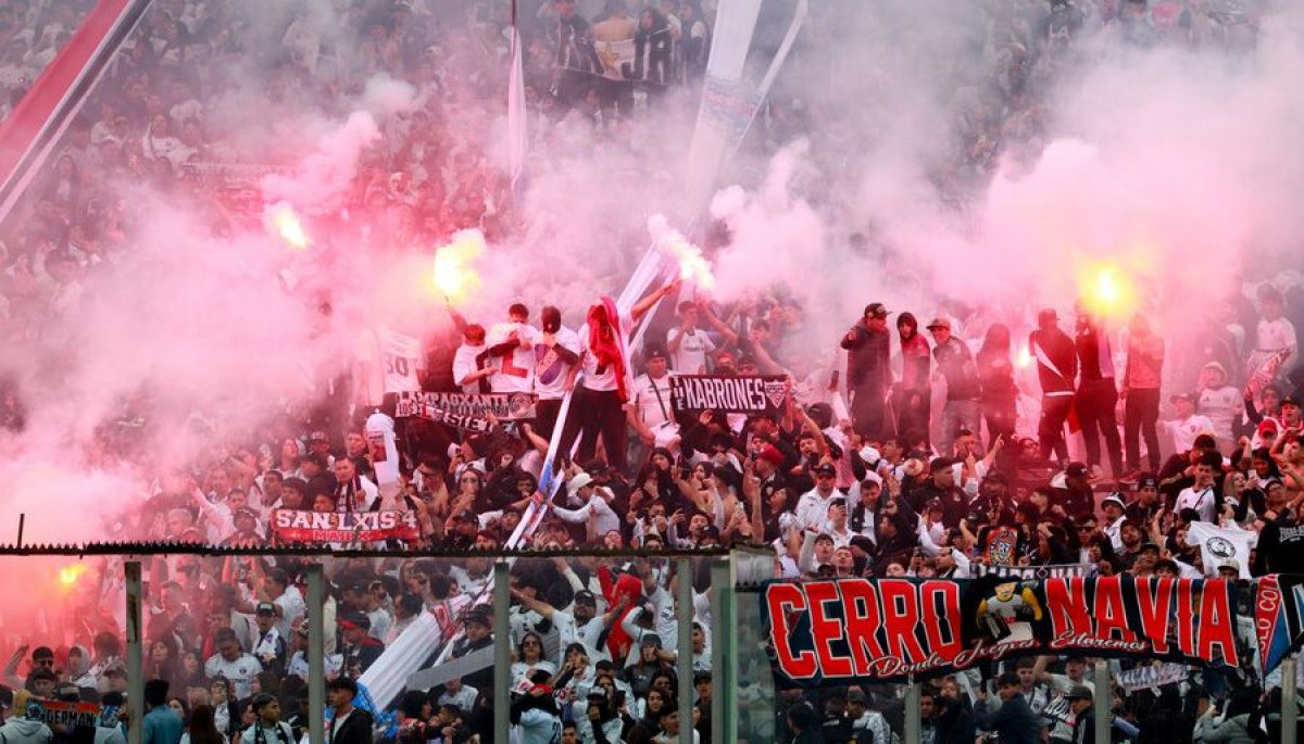 "Fuerte bandera": El lienzo de Colo Colo en el Superclásico que captó ...